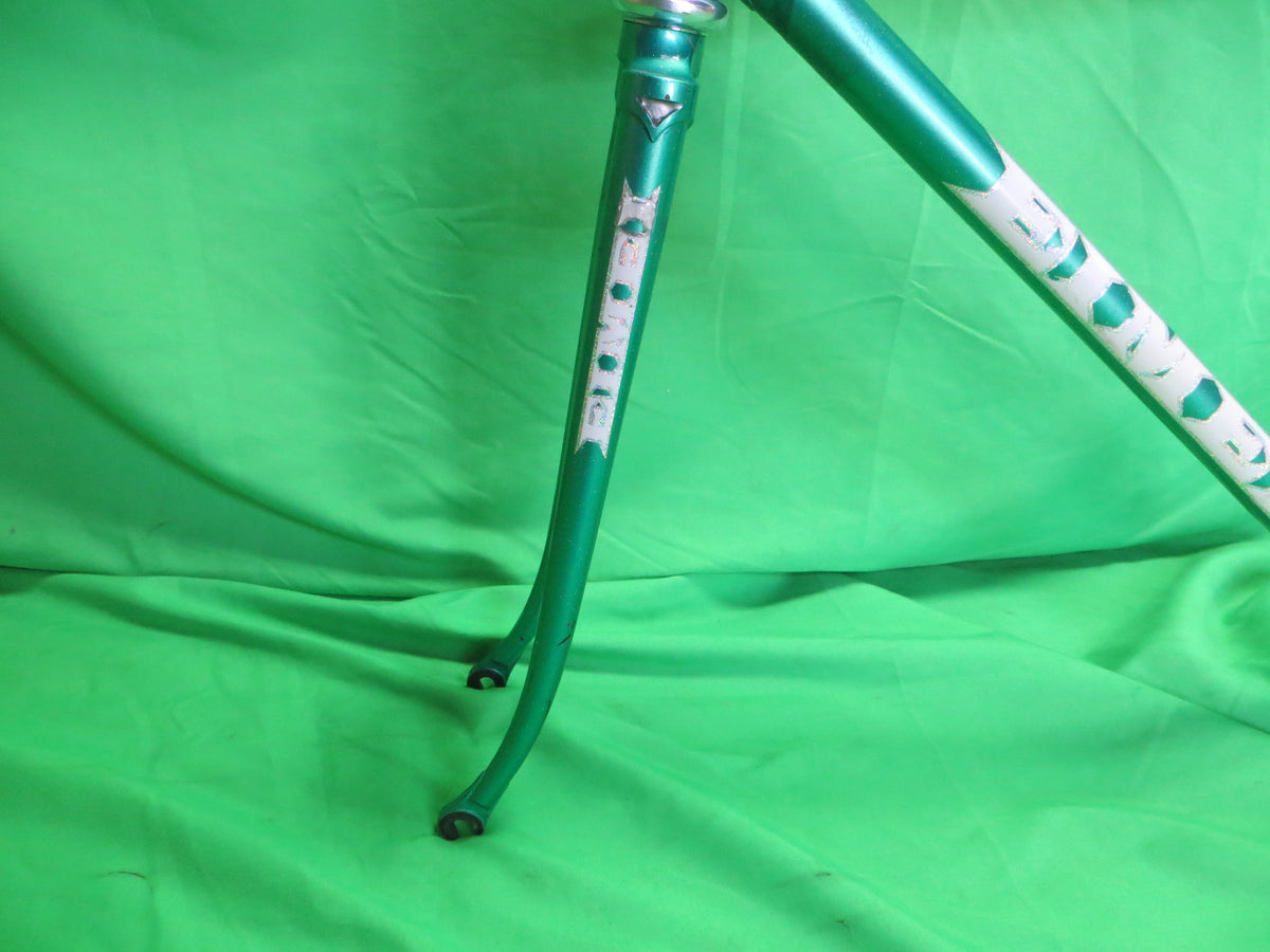 EIMEI // Green Metallic with Rainbow Flake // 52cm – NJS EXPORT