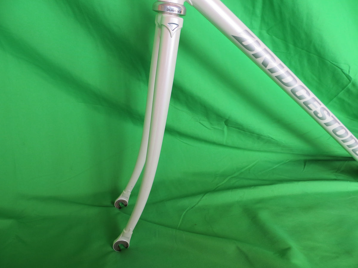 Bridgestone Kaisei 022 // White // 53cm – NJS EXPORT