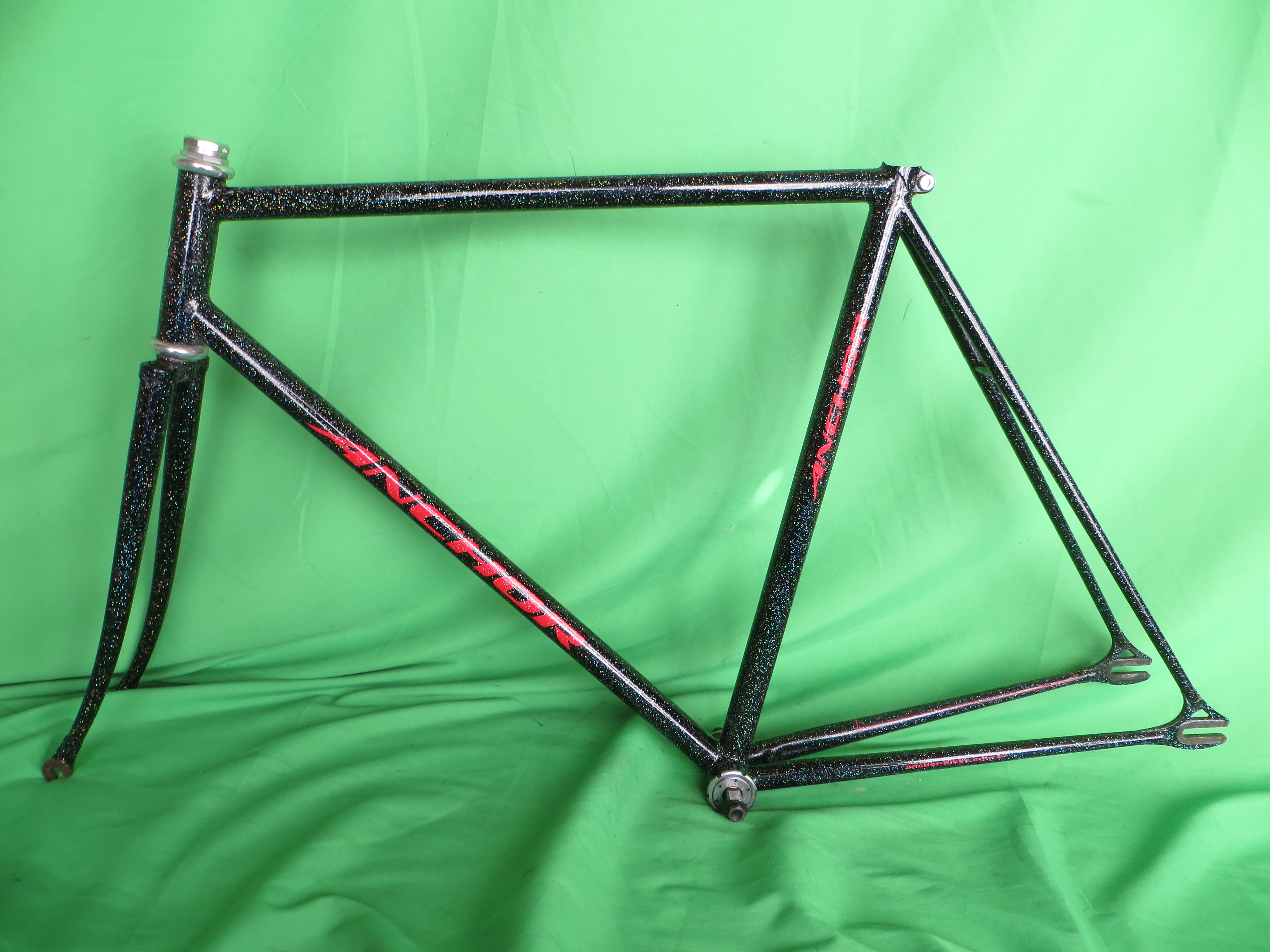 Anchor Lugless // Black with Super Rainbow Flake // 54cm – NJS EXPORT