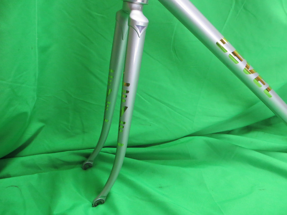 Level // Silver Gold Decals // 52cm – NJS EXPORT