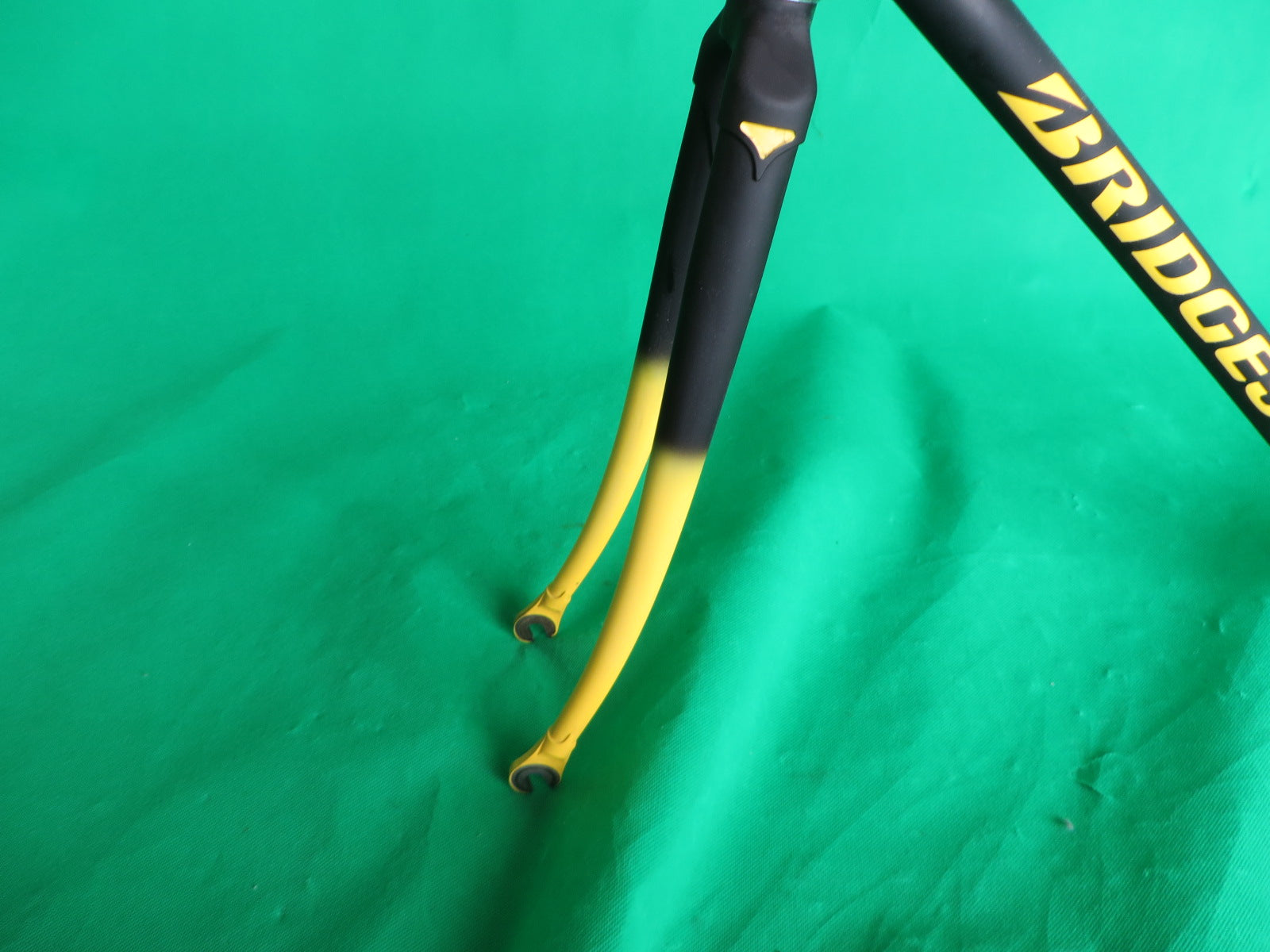 Bridgestone // Matte Black / Yellow Fade // 50.5cm – NJS EXPORT